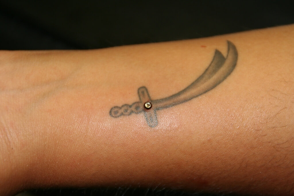 Arms – Piercing Studio Wien